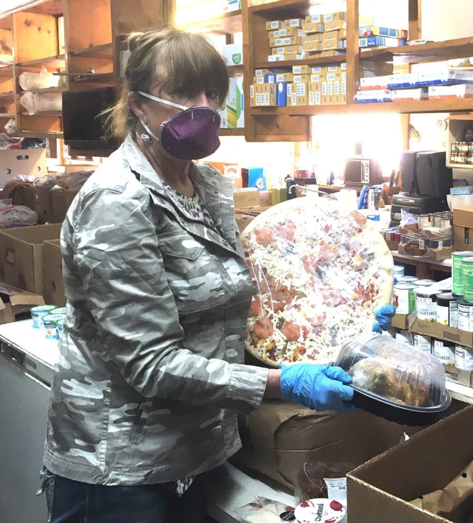 Despite fewer volunteers, longer hours, local food pantries soldier on ...